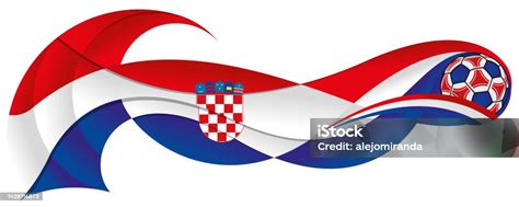 빨간색 흰색 및 파란색 축구 공은 흰색 배경에 크로아티아 국기의 색상으로 물결 모양의 흔적을 남깁니다 0명에 대한 스톡 벡터
