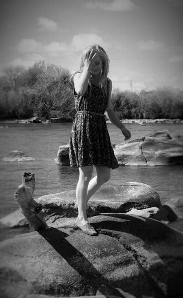 Izzy Bellas Fotos Home