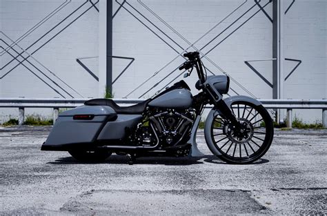 Custom Harley Davidson Road King Motorcycles