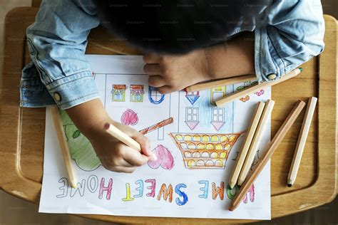 어린 소년 색칠 공부 이 문서는 우리 자신의 일반 디자인입니다 저작권이 있는 디자인을 침해하지 않습니다 사진 Unsplash의 자식 그리기 이미지