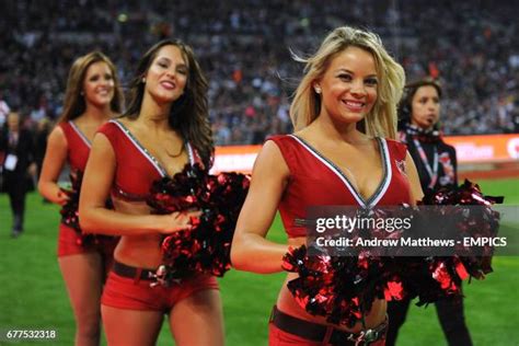 2373 Tampa Bay Cheerleaders Photos And High Res Pictures Getty Images