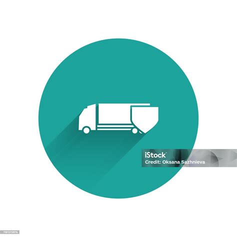 긴 그림자로 고립 된 방패 아이콘흰색 배달화물 트럭 보험 개념 보안 안전 보호 개념 보호 녹색 원 버튼입니다 벡터 일러스트레이션 교통수단에 대한 스톡 벡터 아트 및 기타