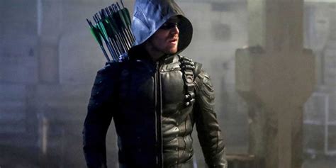 Arrowverse Could Stephen Amell Ever Return As Oliver Queen