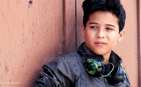 “dereck” Es Héroe Musical Vida Y Arte