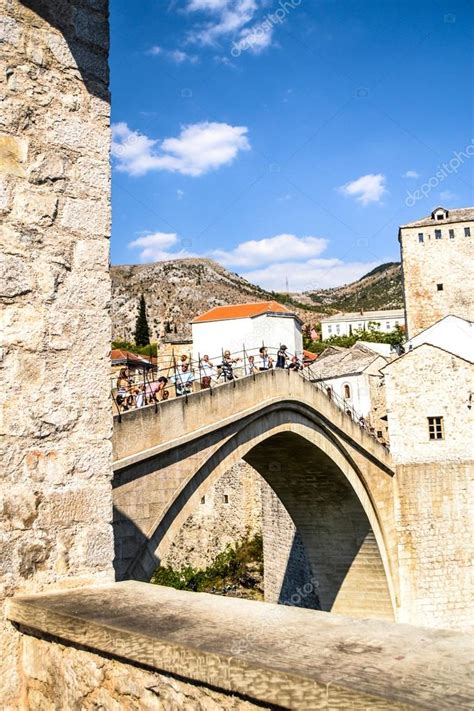 Вид на мост Мостар 64627747 Ларасток