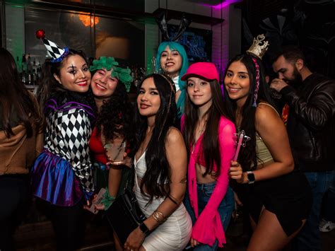 Trumps Team Keeps Posting Ai Portraits Of Him We Keep Clicking Cw33