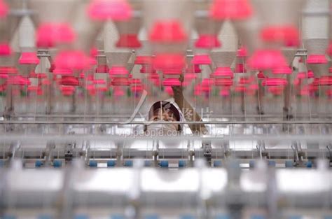 新疆昌吉：做强纺织服装产业 人民图片网