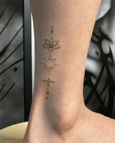 수원타투 감성타투 꽃 오너먼트타투 사오타투 Ssbt Sao • Instagram Photos And Videos