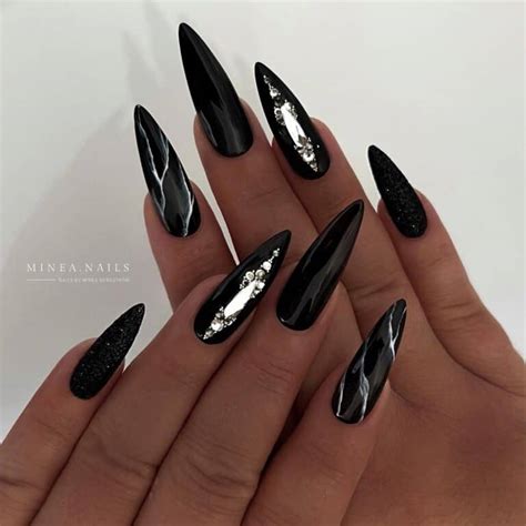 35 Gorgeous Black Nail Designs That Are Chic And Timeless Flos Blog