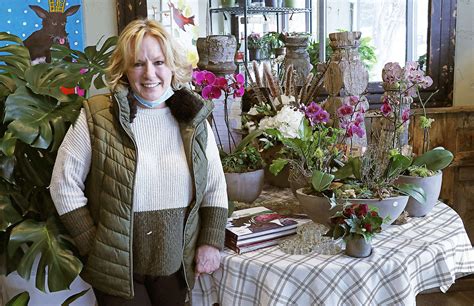 Flower Power Steamboat Florists Prep For Valentines Day One Of Their