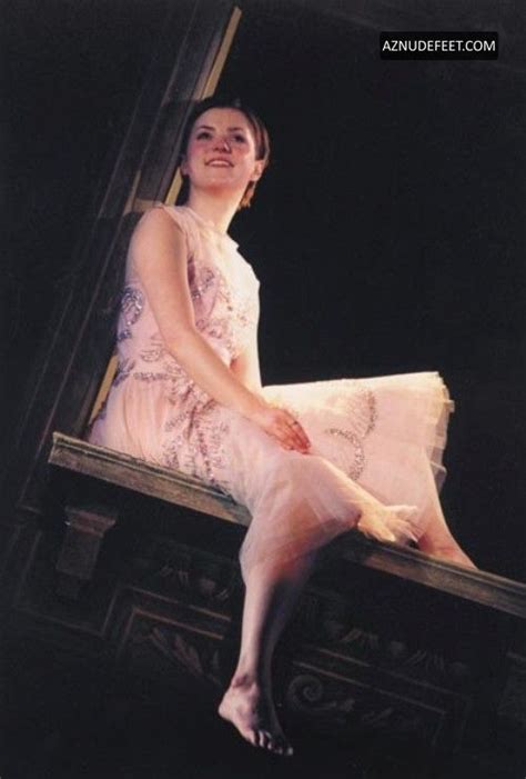 Laura Rees Feet Aznudefeet