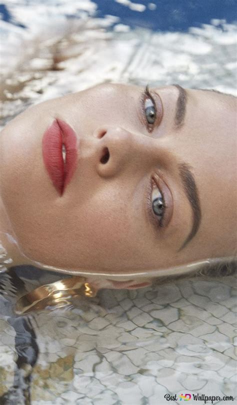 Margot Robbie Beautiful Face In A Black Bikini In The Water 2k