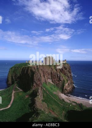 Dh Dunnottar Castle Kincardineshire Scottish Castle And Cliff Scotland