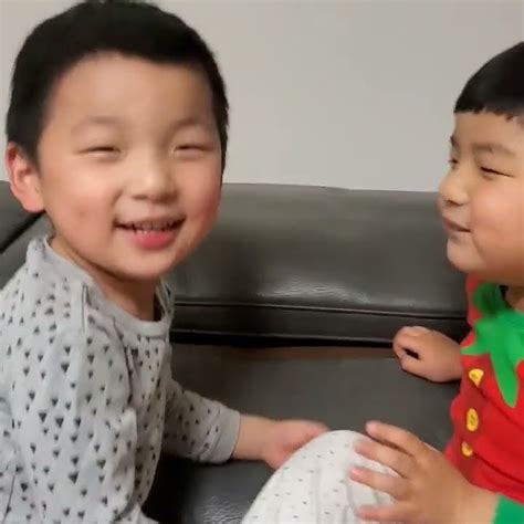 우리는 쌍둥이 Youtube
