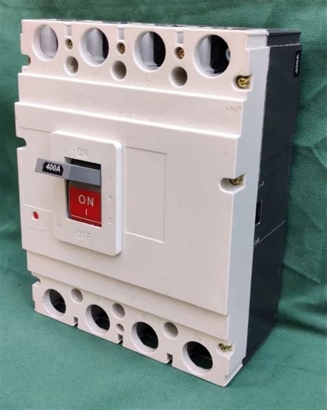 400 Amp 4 Pole Tpn Mccb At ₹ 10500 Piece Molded Case Circuit Breakers