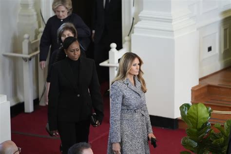 Melania Trump Mega Outfit Panne Ex First Lady Sorgt Bei Beerdigung