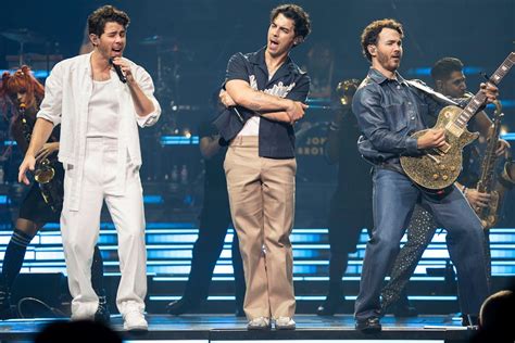 Long Live The Jonas Brothers Trio Brings Down The House At Austins Moody Center