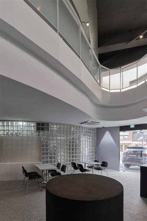 미니멀한 모던하고 고급스러운 60평 로스터리 카페인테리어 종로구 명륜