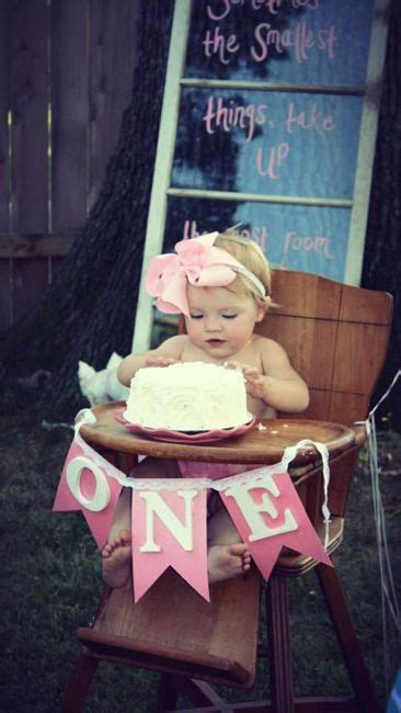 Как украсить детский стульчик на Первый День рождения | First birthdays ...