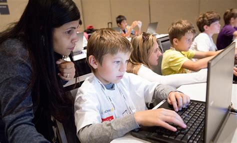 Oracle Academy Corporate Citizenship Report Oracle
