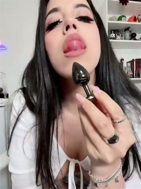 Vivi Tarantino Plug Anal