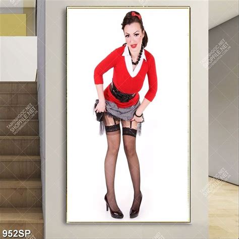 Tranh Cô Gái Tạo Dáng Sexy Treo Tường Spa