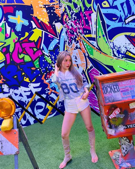 Mamamoo Solar Rkfeets