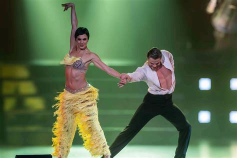 The Riverside Scene Derek Hough Performs Symphony Of Dance With Haley