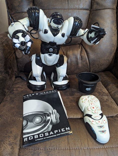2004 Wowwee Robosapien Robot W Remote Original Manual And Bucket 100