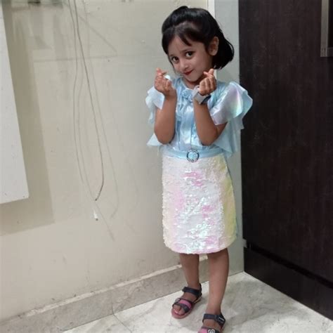 Vlogger Aazeen Youtube