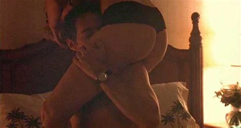 Elizabeth Banks Topless Cumception