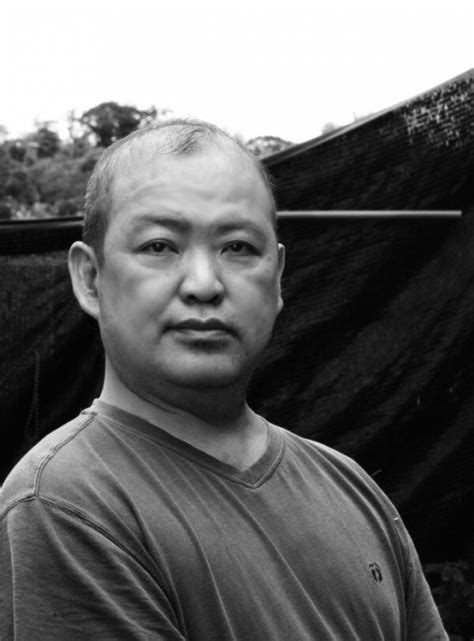 Kim Chews Instagram Twitter And Facebook On Idcrawl