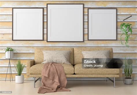 밝은 배경에 격리된 거실의 소파 뒤에 있는 나무 바닥의 현대적인 인테리어에 있는 포스터 프레임의 모형 3d 렌더링 3d 그림 0명에 대한 스톡 사진 및 기타 이미지 Istock