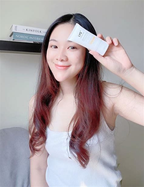 ครีมกันแดดสำหรับคนเป็นสิว ผิวแพ้ง่าย Lys Sunscreen Primer Spf35 แบรนด์