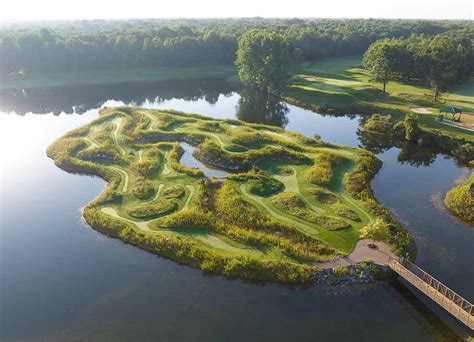 Short Game Island Bucks Run Golf Club Mount Pleasant Mi