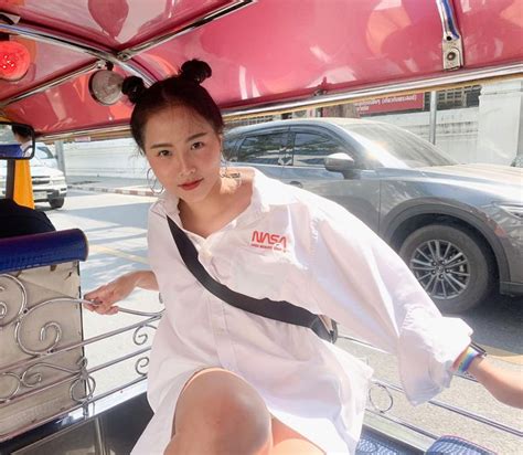 ประวัติ ไอซ์ รักชนก นักการเมืองสาวดาวรุ่งน่าจับตา จากพรรคก้าวไกล