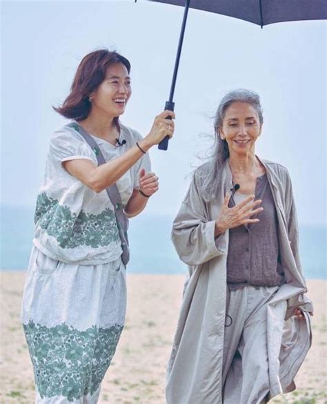 한효주 문숙 선생님과 1박2일 여행…33세 나이 차 뛰어넘은 인연