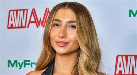 Video Adult Film Star Lily Phillips Revealed The Disgusting Item She Found Inside Her Days