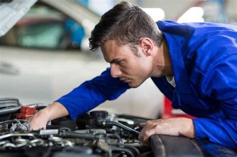 Diagnosing and Repairing Power Steering Fluid Leaks