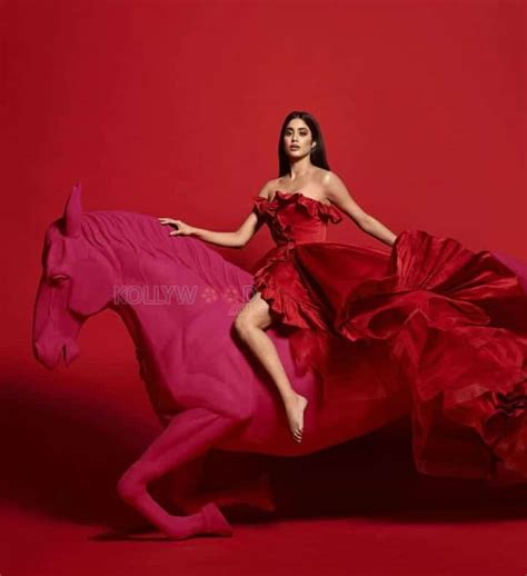 Red Hot Janhvi Kapoor Horse Photoshoot Pictures 03 227692 Kollywood