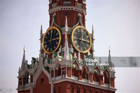 모스크바 크렘린의 스파스카야 타워 유명한 종소리는 러시아의 주요 시계입니다 러시아의 명소 역사적인 건물 국가의 상징 모스크바의 인기 명소 크레믈린에 대한 스톡 사진 및 기타