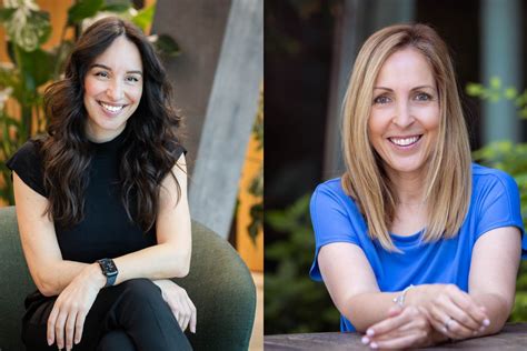 How To Pose For Your LinkedIn Profile Photo