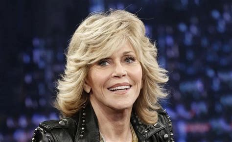 34 Iconic Jane Fonda Hairstyles To Recreate