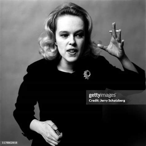 1 212 Sandy Dennis Photos And High Res Pictures Getty Images