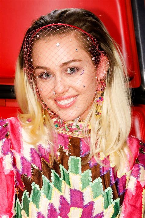 Miley Cyrus Lippen Tattoo