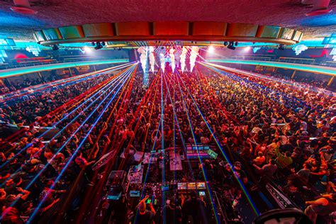 5 Things You Missed At Ray Volpes Spectacular Hollywood Palladium Tour