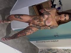 Tattooed Hottie Deskicio Sg Naked Sucking On A Dildo Carioca Porn Free Sex Videos