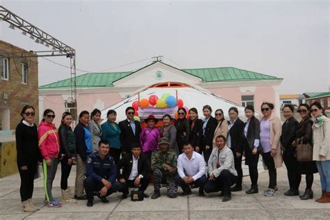 Сэврэй хөгжил төрийн бус байгууллага хөгжлийн бэрхшээлтэй нэг иргэнийг орон гэртэй болголоо