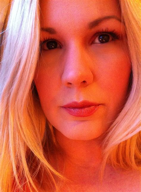 Fashion Maven... Mommy: Jane Iredale