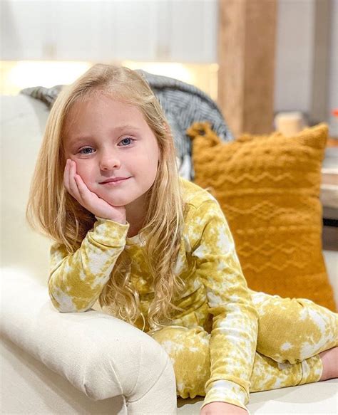 Outdaughtered Everyone Deserves Love If You Agree Drop A Heart And